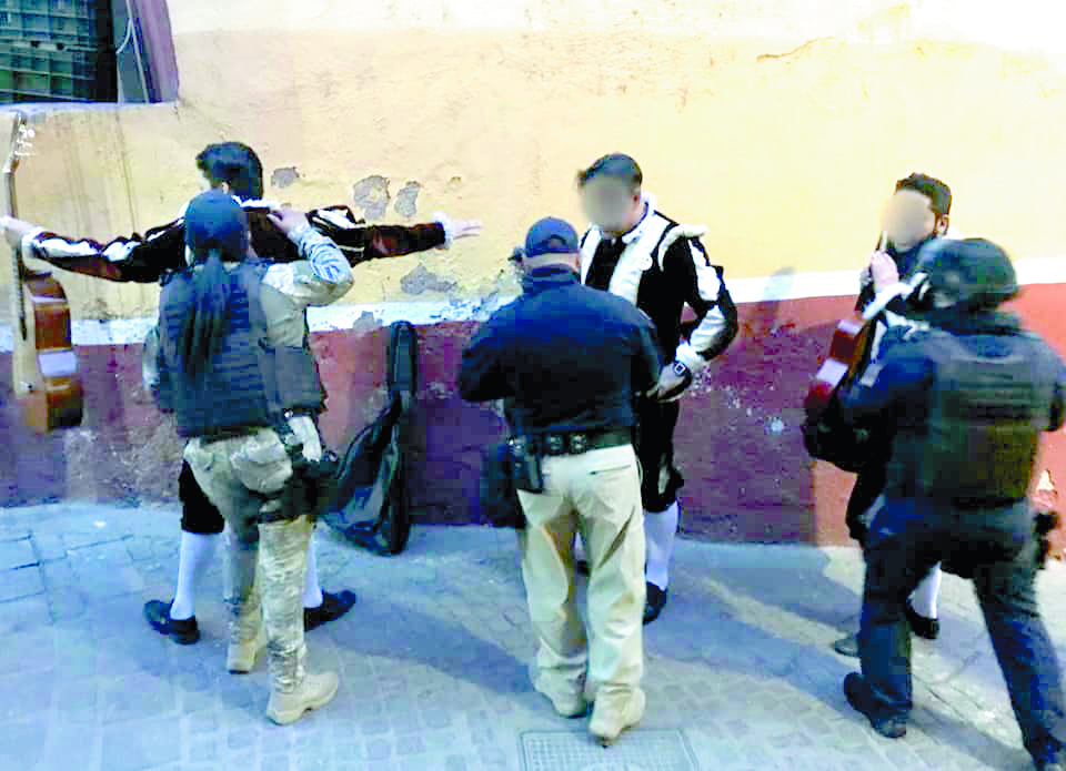 Lo Detienen Con Arma Y Droga 2309